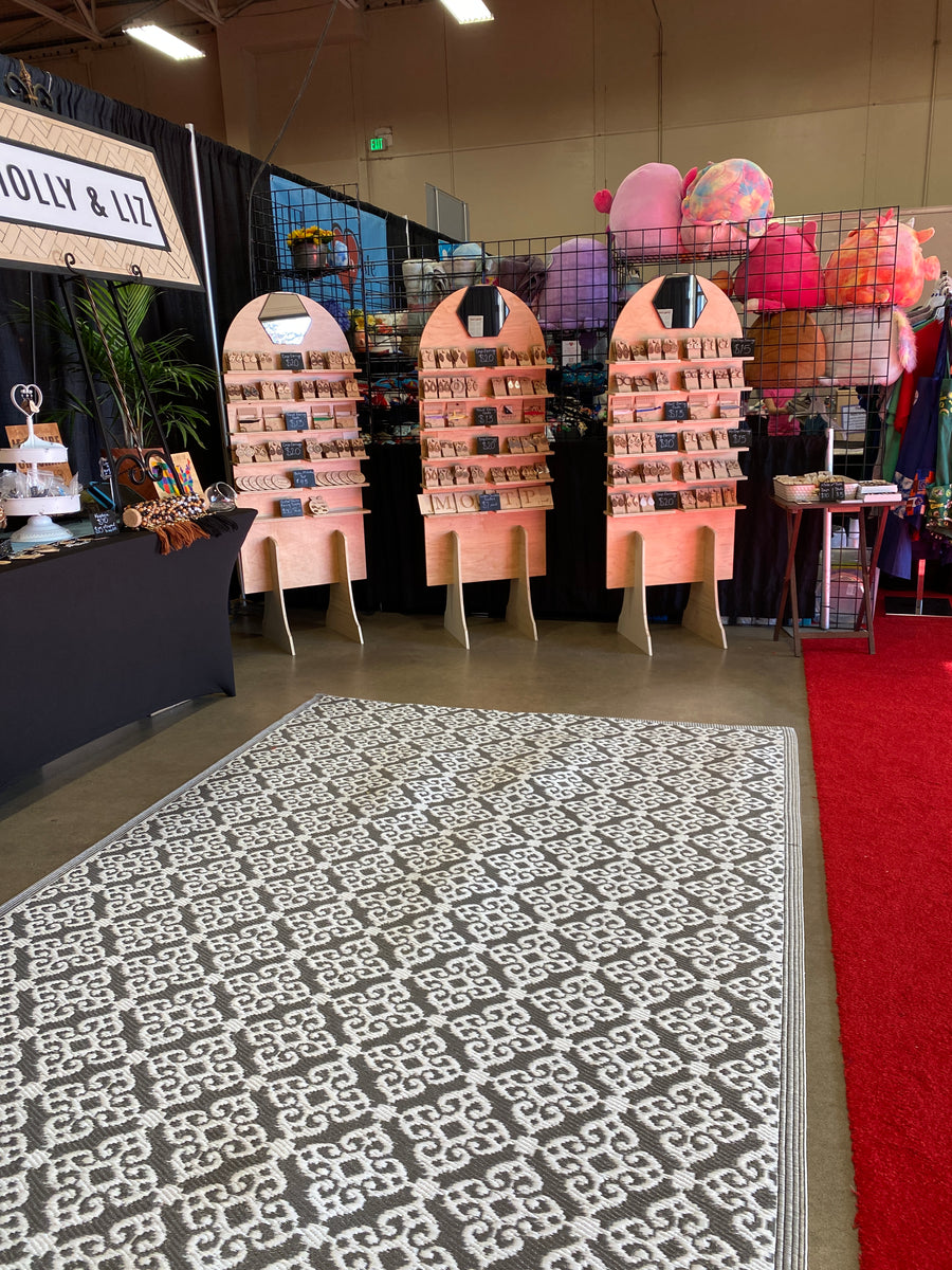 Freebie for Vendor Events, Markets and Shows – Holly and Liz